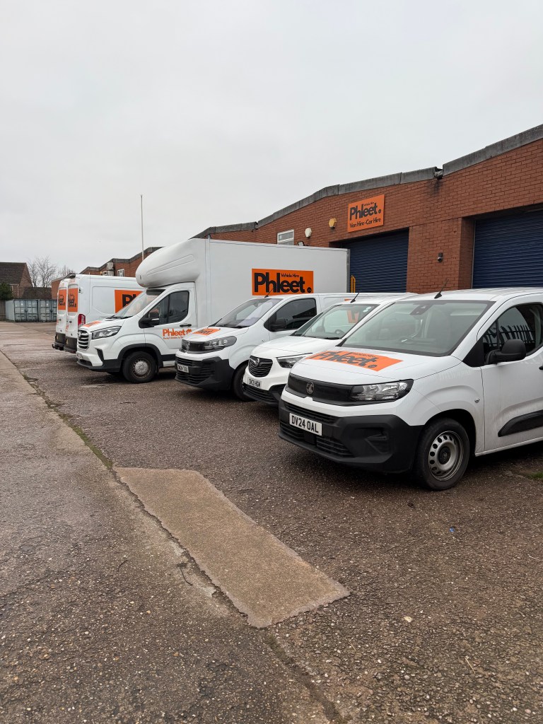 Delivery Checker - Vehicle Hire Sutton Coldfield & Brownhills | Phleet